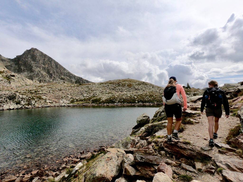 Randonnée Lacs de Terre Rouge et Mont Malinvern - La Côte En Rando